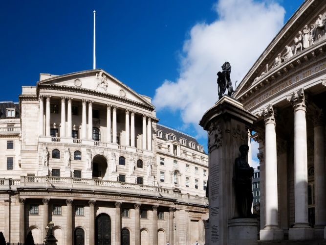 Bank of England holds interest rates at 4%